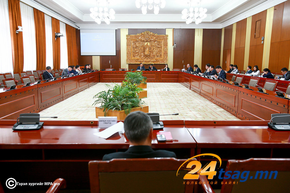 Ёс зүй сахилга хариуцлагын Байнгын хороо Төрийн албан хаагчийн ёс зүйн тухай анхдагч хуулийг